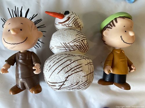 Memory Lane Charlie Brown Linus & Pig Pen Figurines | Maxsold