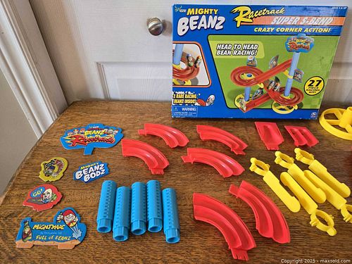 Mighty Beanz Racetrack Super S-Bend track set | Maxsold