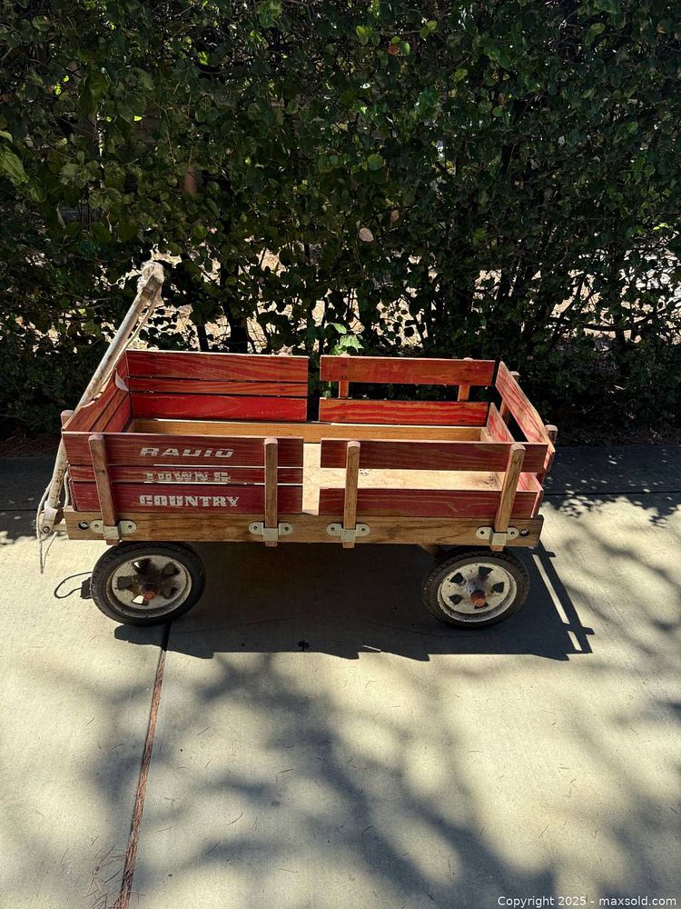 Radio Flyer Town & Country Wagon | Los Altos (California, USA) SELLER ...
