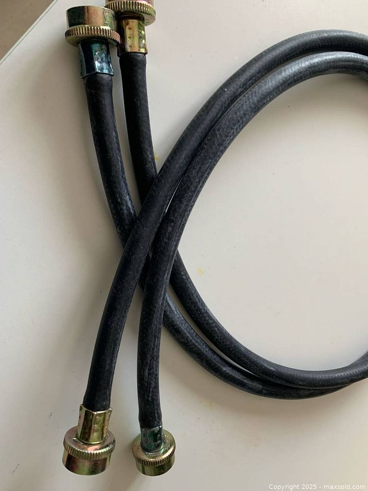 Pair of 4-ft washing machine water supply hoses | Maxsold