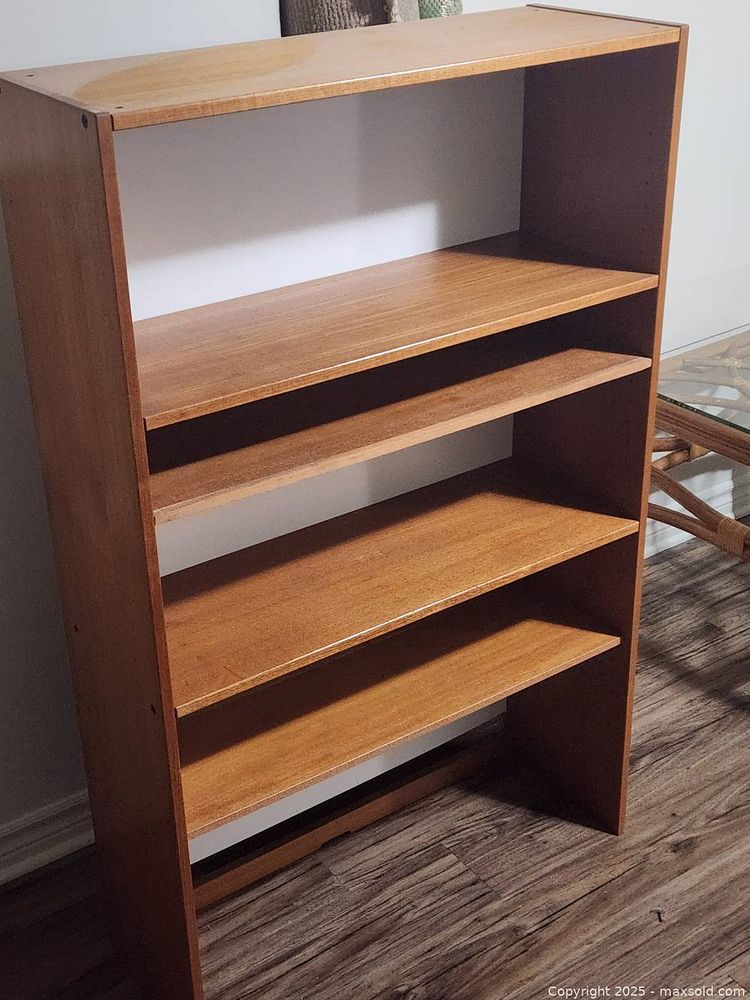Medium brown open-back 4-shelf bookcase | Maxsold