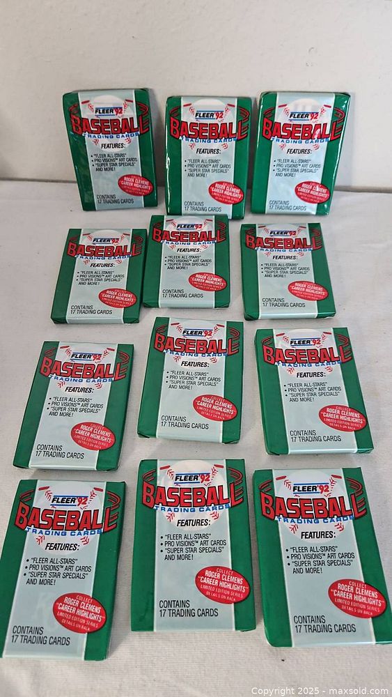 12 sealed 1992 Fleer baseball card packs | Maxsold