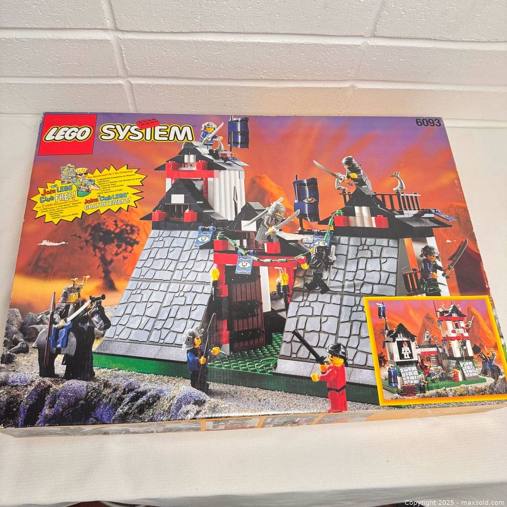 Mixed Vintage Lego System parts, manuals, box | Maxsold