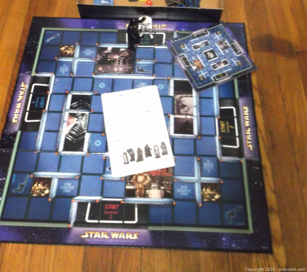 1998 Hasbro Star Wars Escape the Death Star Board Game | Maxsold