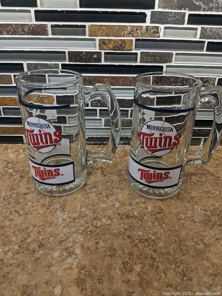 Minnesota Twins Beer Mugs - Set of 2 | Oshawa (Ontario, Canada) SELLER MANAGED Downsizing Online ...