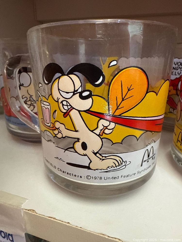 12 McDonald’s Garfield glass mugs | Maxsold