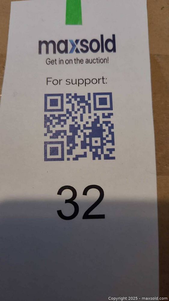 Mars Hydro full-spectrum LED grow light panel with power cord | Maxsold