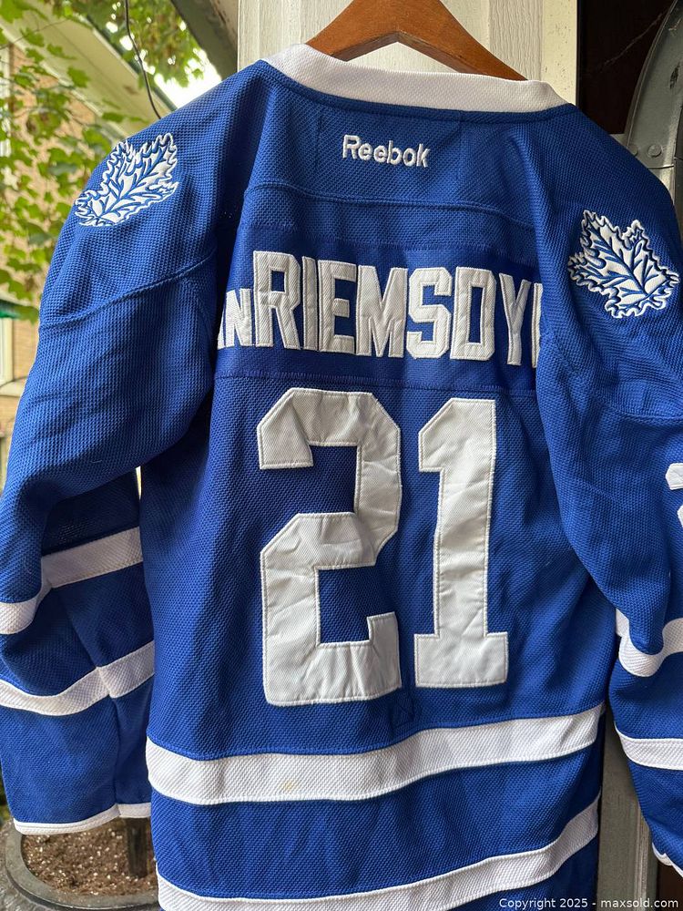 Reebok Toronto Maple Leafs #21 Jersey S/M | Maxsold