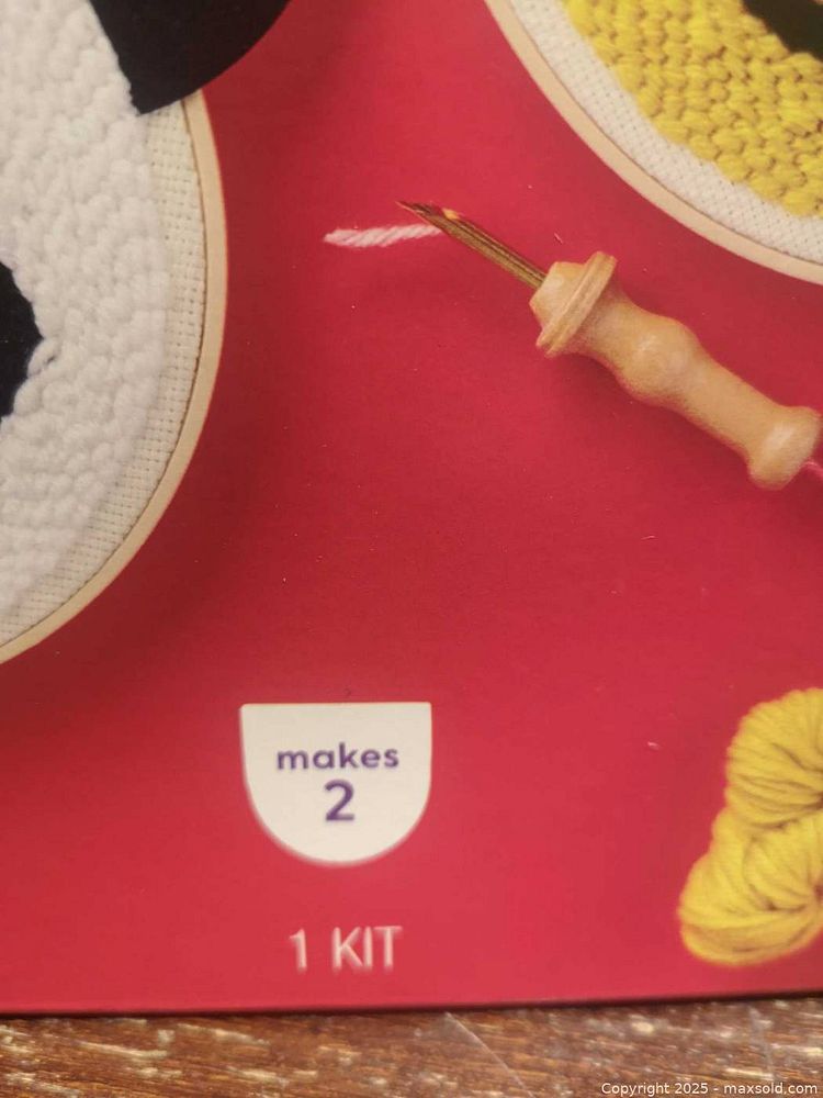 Mondo Llama Panda Punch Needle Kit 8" | Maxsold