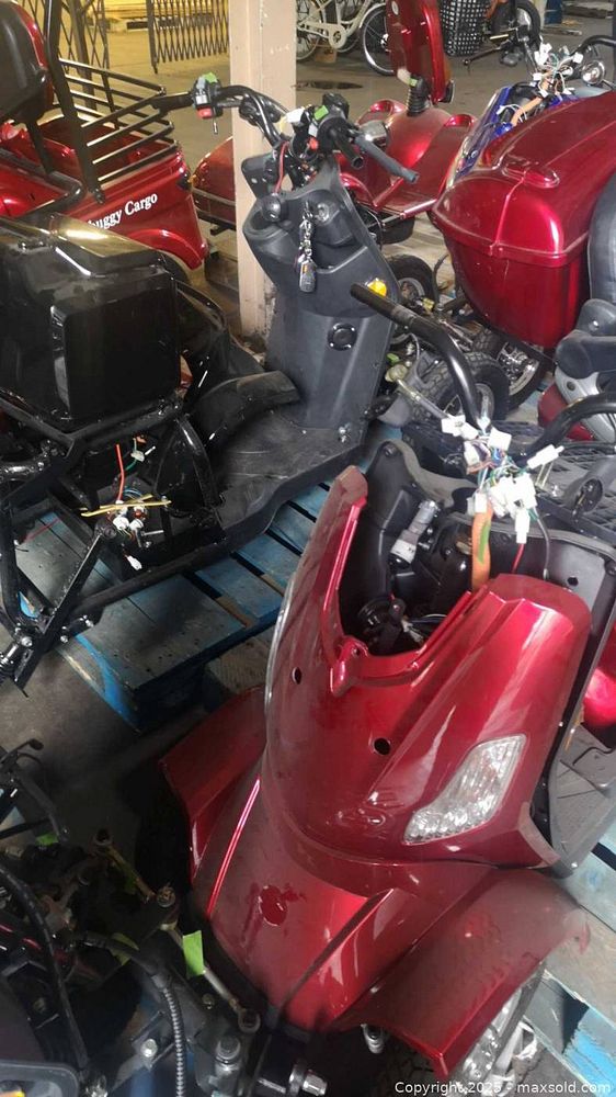 Two Daymak 4-wheel mobility scooters for parts | Maxsold