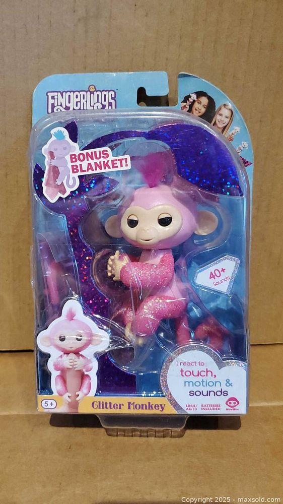 WowWee Fingerlings Rose Glitter Toy | Maxsold