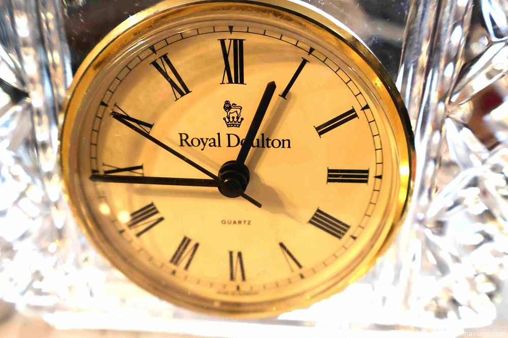 Royal Doulton crystal quartz clock | Maxsold