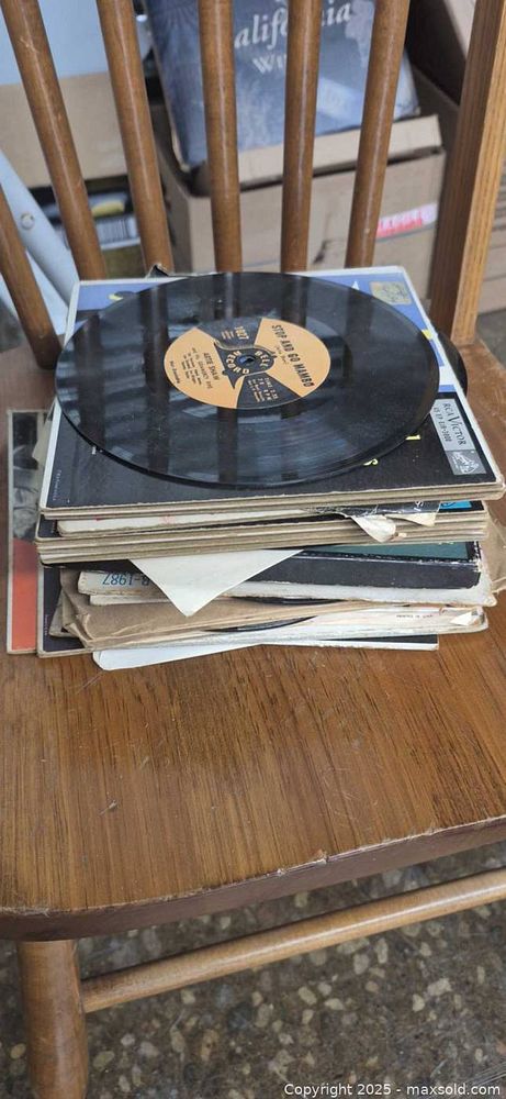 7-Inch 45 RPM Vinyl Singles Collection | Maxsold