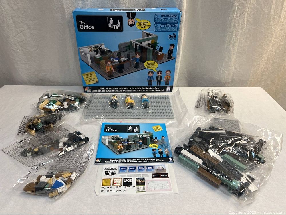 The Office Dunder Mifflin Scranton Branch Construction Set | Maxsold