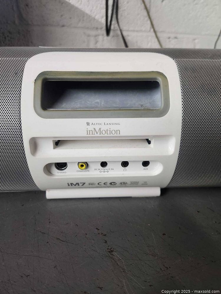 Altec Lansing inMotion speaker dock | Maxsold
