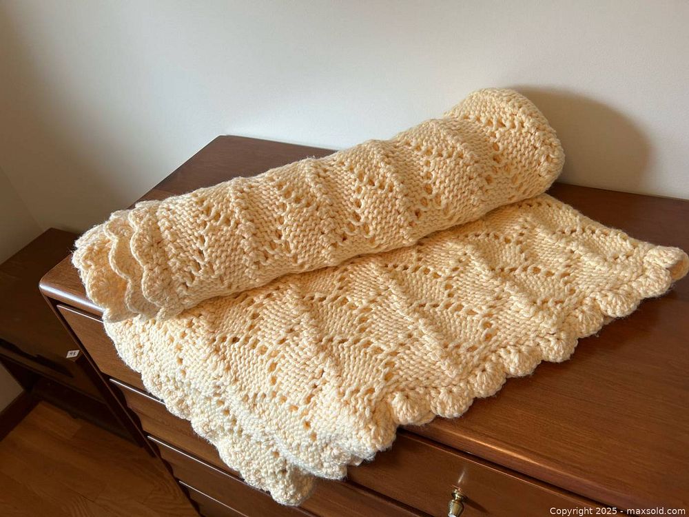Light yellow handmade wheat stitch afghan | Maxsold