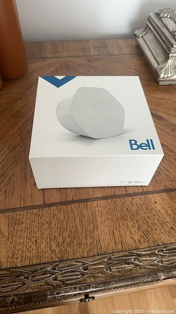 Bell Capsule Wi-Fi 6E Pod | Maxsold