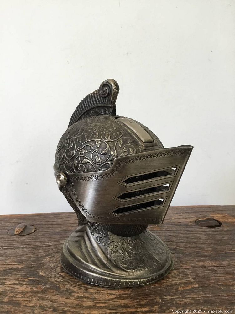 Vintage metal knight head table lighter | Maxsold