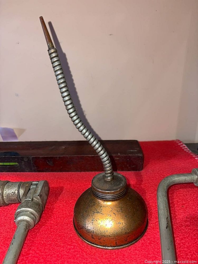 Vintage woodworking hand tools assortment 13 pcs | Maxsold