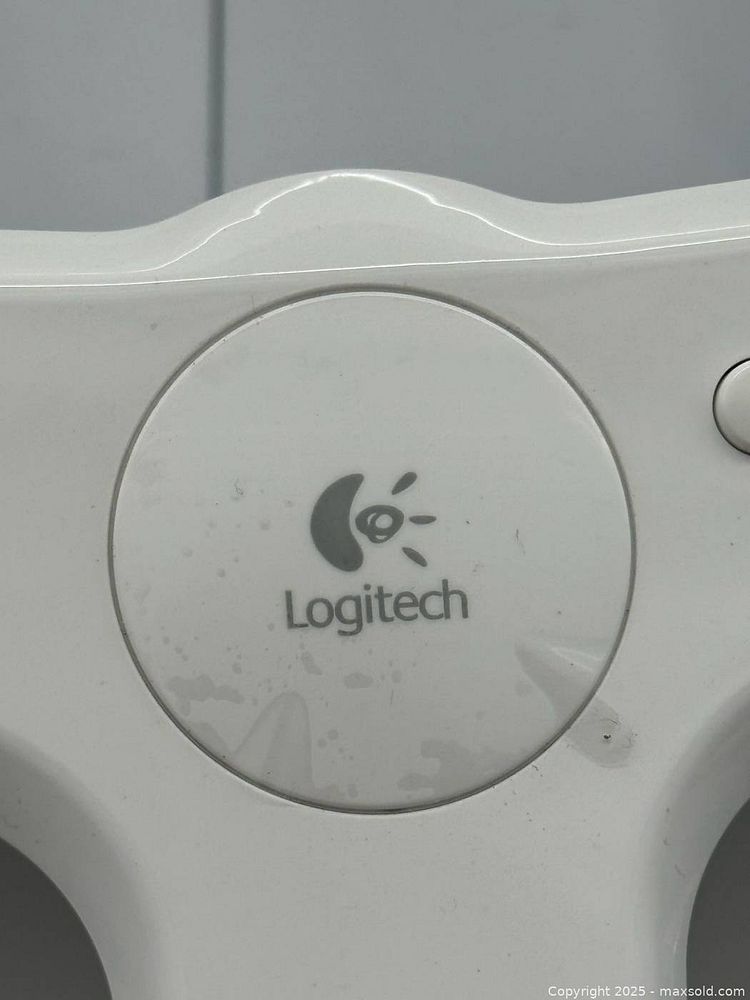 Logitech Speed Force Wireless Wii Racing Wheel With Box | Maxsold