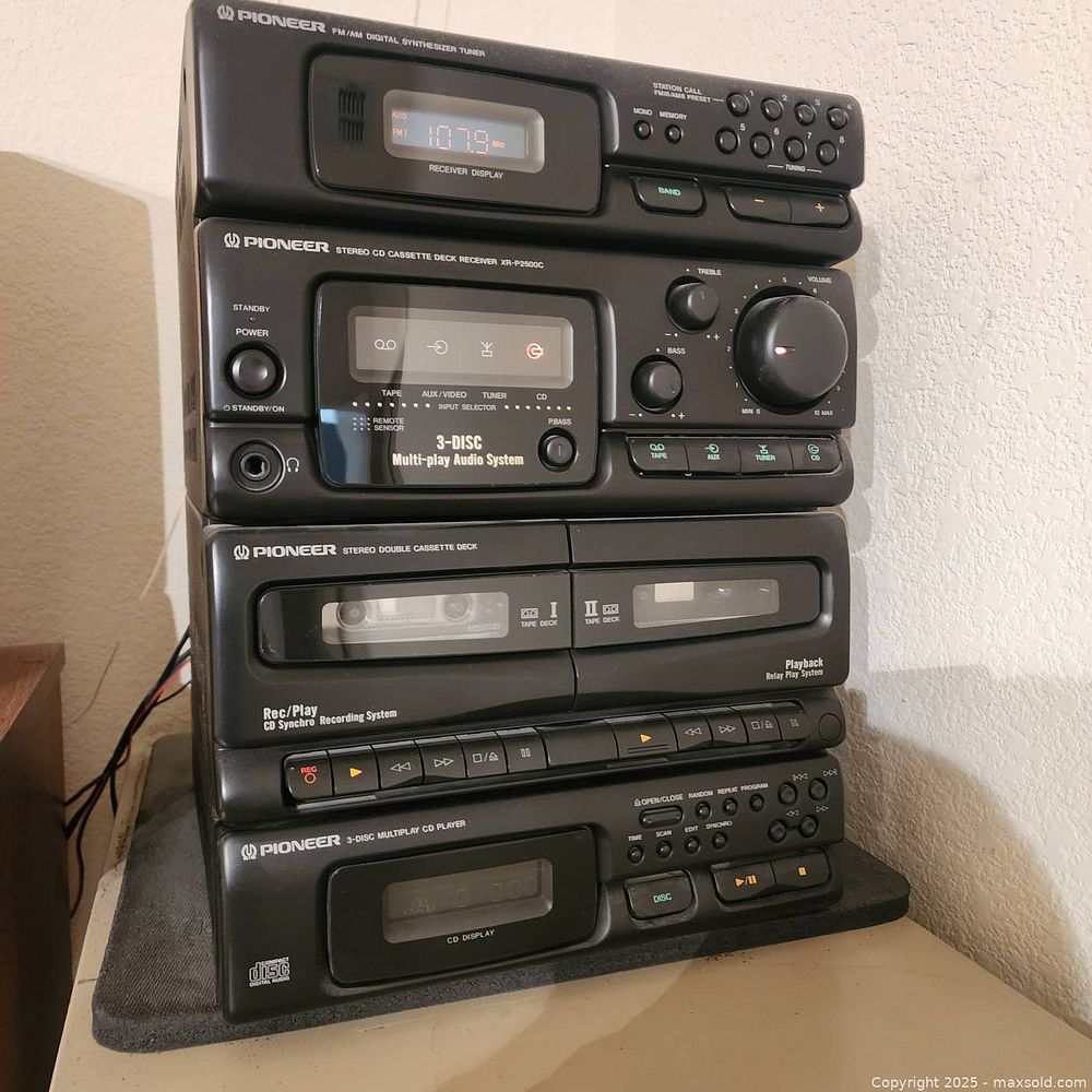 Pioneer XR-P2500C stereo stack with speakers | Maxsold