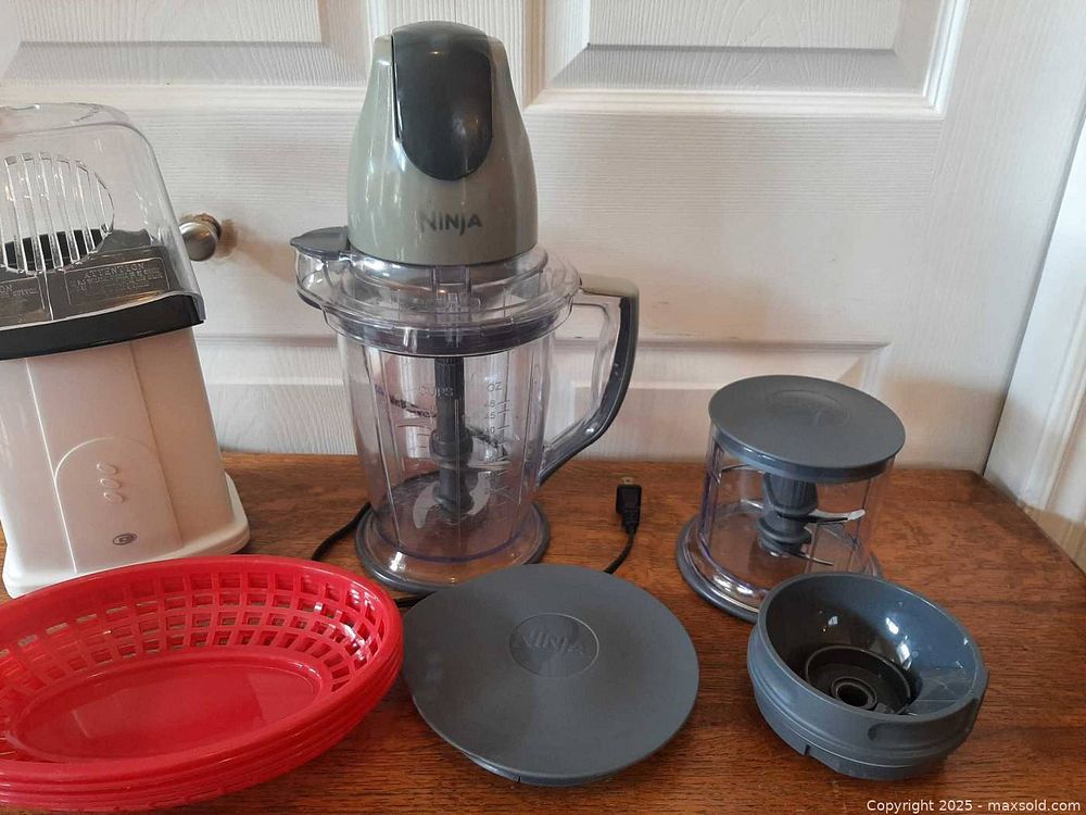 Ninja blend and puree system with popcorn maker | Maxsold