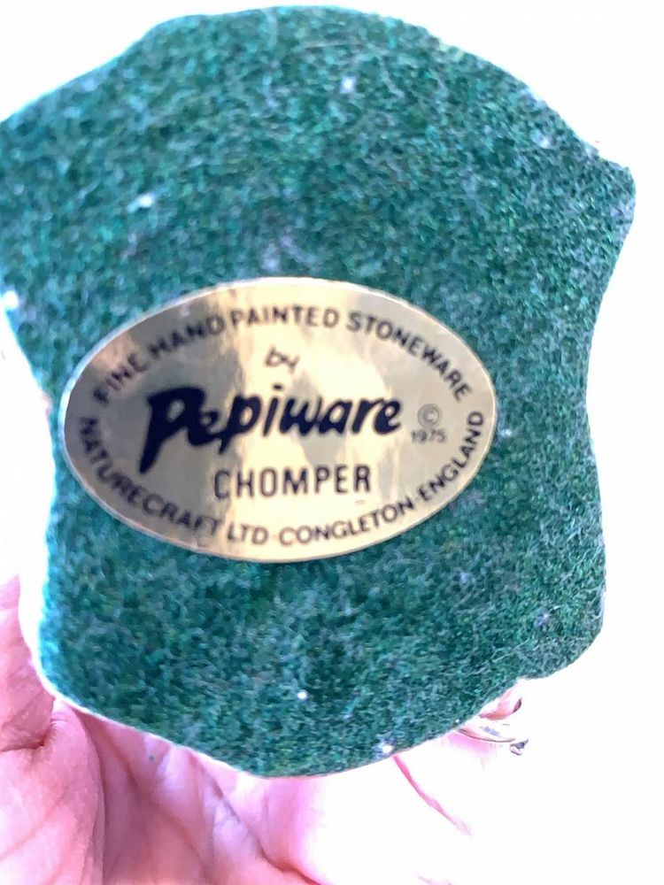 Six English hand-painted resin bunny figurines | Maxsold