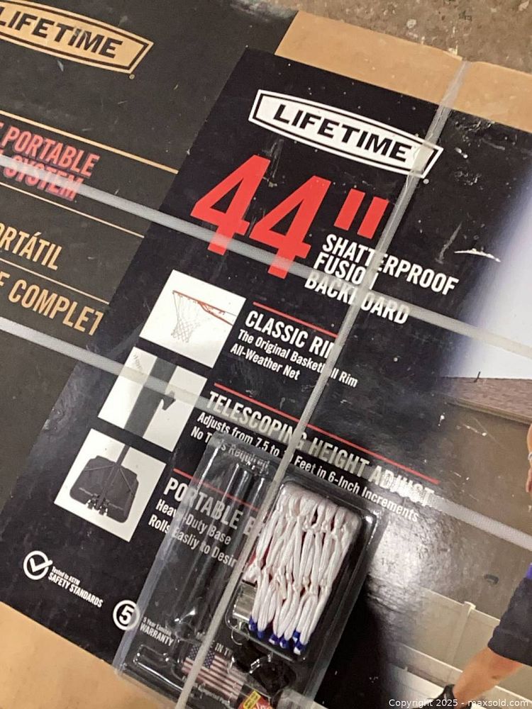 Lifetime Basketball Hoop Kit | Goldvein (Virginia, USA) SELLER MANAGED ...