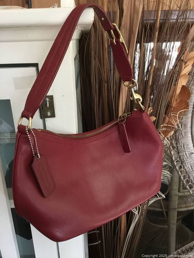 COACH red leather shoulder bag | Maxsold