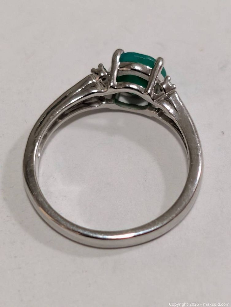 Silver Emerald Ring Size 7 2.85g | Maxsold