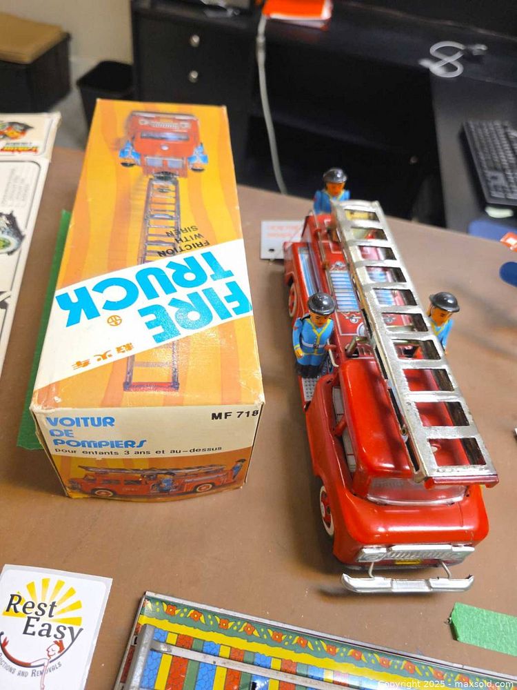 Tin Friction Fire Truck Toy MF-718 | Maxsold