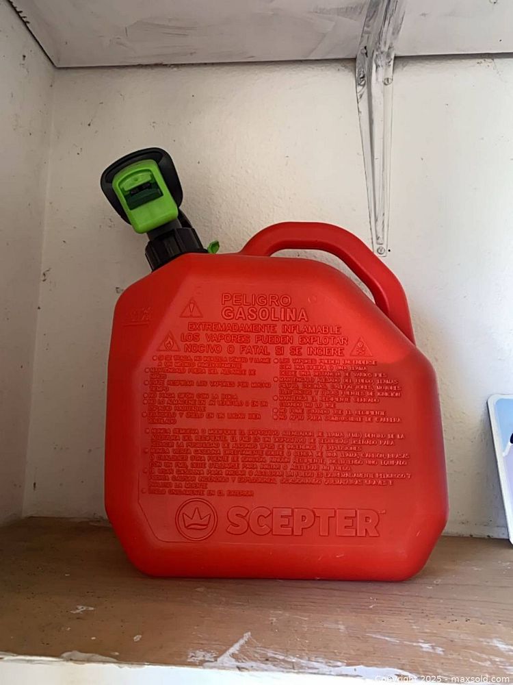 Scepter SmartControl gas can and Oregon license plate | Maxsold