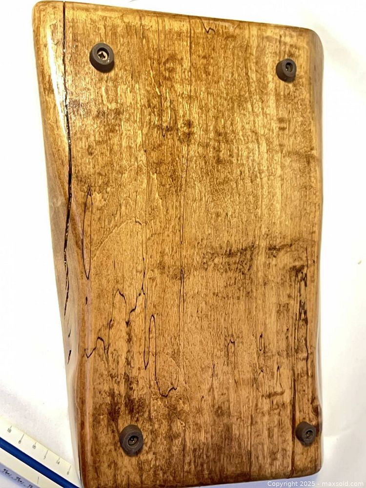 Maple charcuterie serving board, live-edge | Maxsold