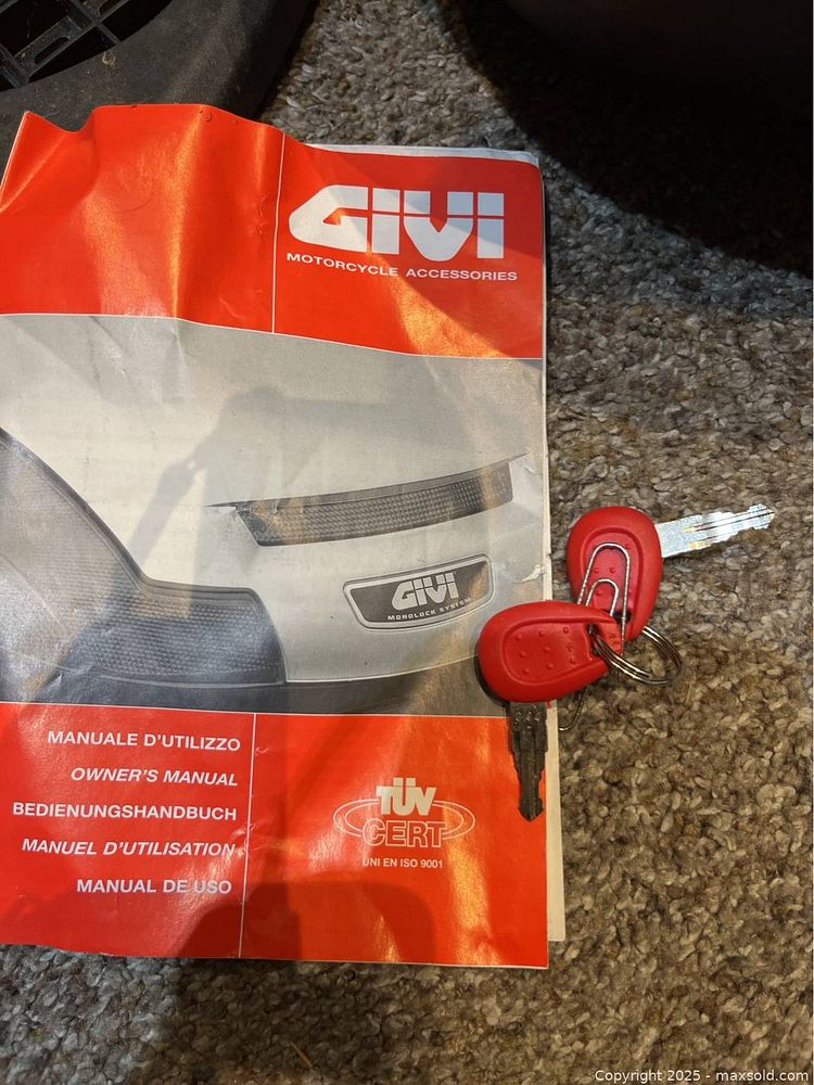 Motorcycle riding gear lot | Maxsold