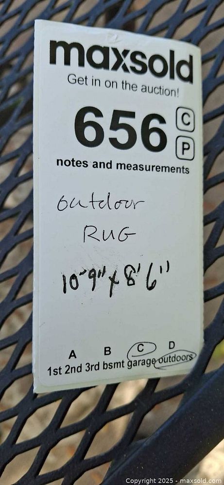 Frontgate Medallion Outdoor Rug 10'9"x8'6" | Maxsold