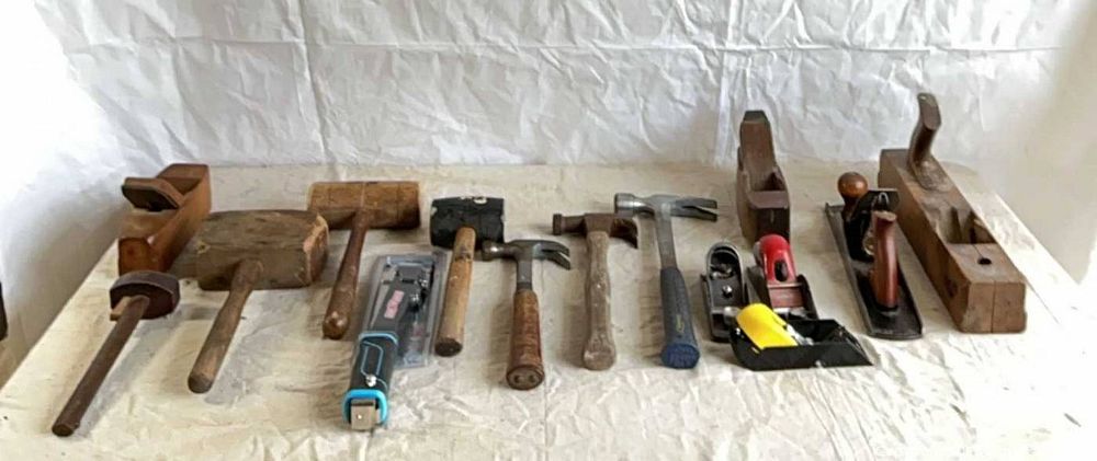 Wood hammers, mallets, hand planes | Maxsold