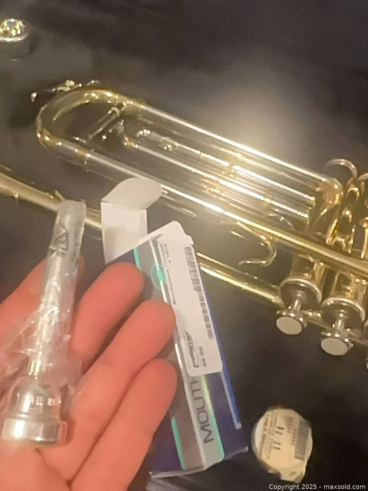 Jupiter trumpet with case and accessories | Maxsold