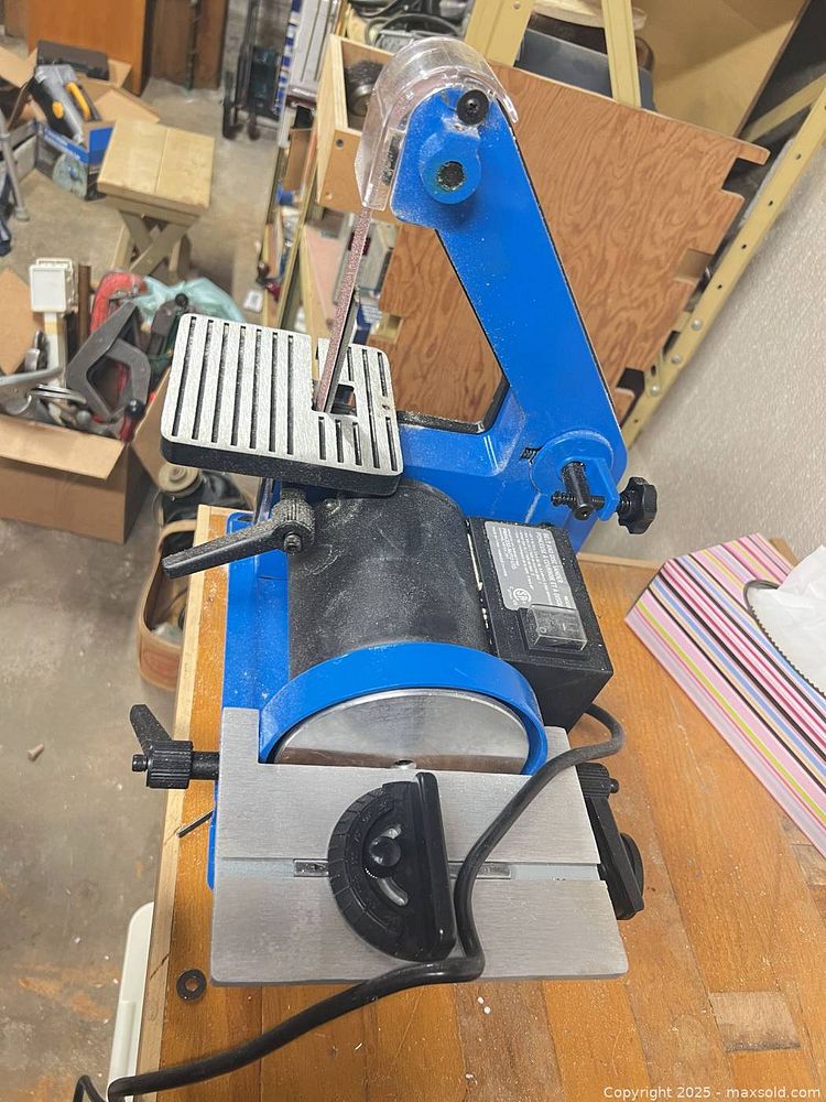 Power Fist Combination Belt and Disc Sander | Point Edward (Ontario ...