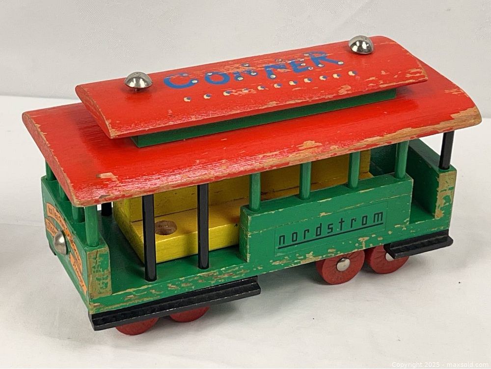 Wooden toy trolleys and Christmas wagons | Maxsold