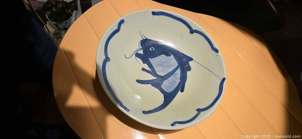 Asian ceramic bowls, plates and spoons | Maxsold