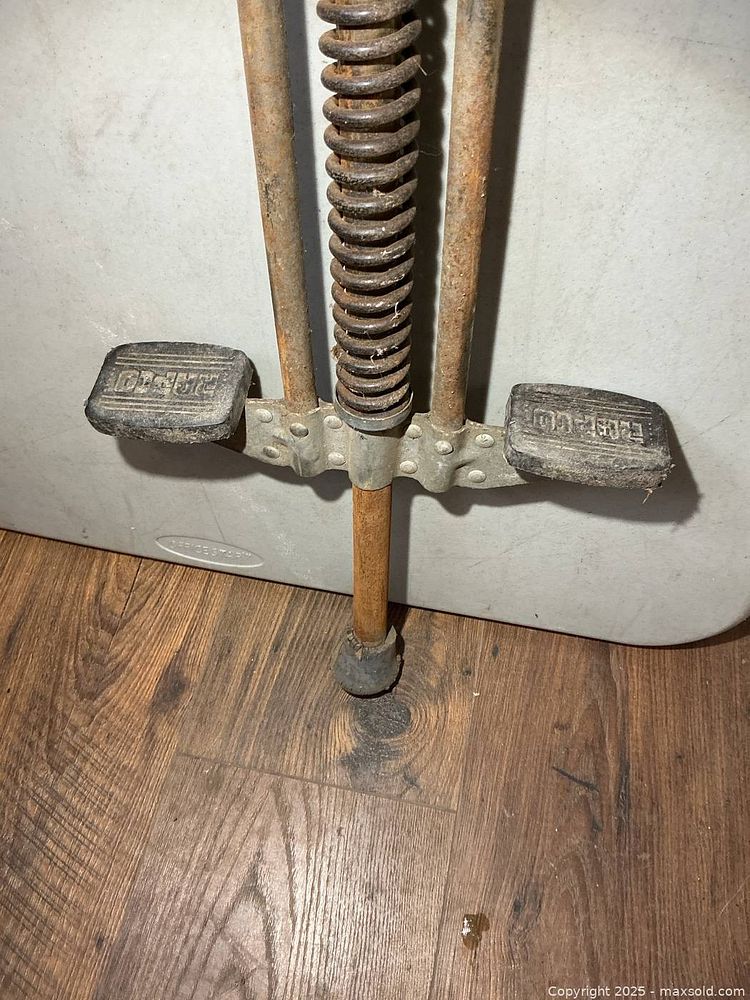 Vintage Hedstrom pogo stick | Maxsold