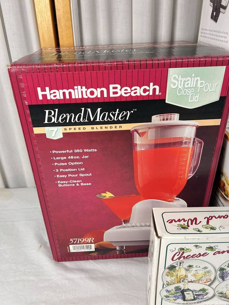 Mixed Boxed Small Kitchen Appliances & Porcelain Plate Set | Campbell ...