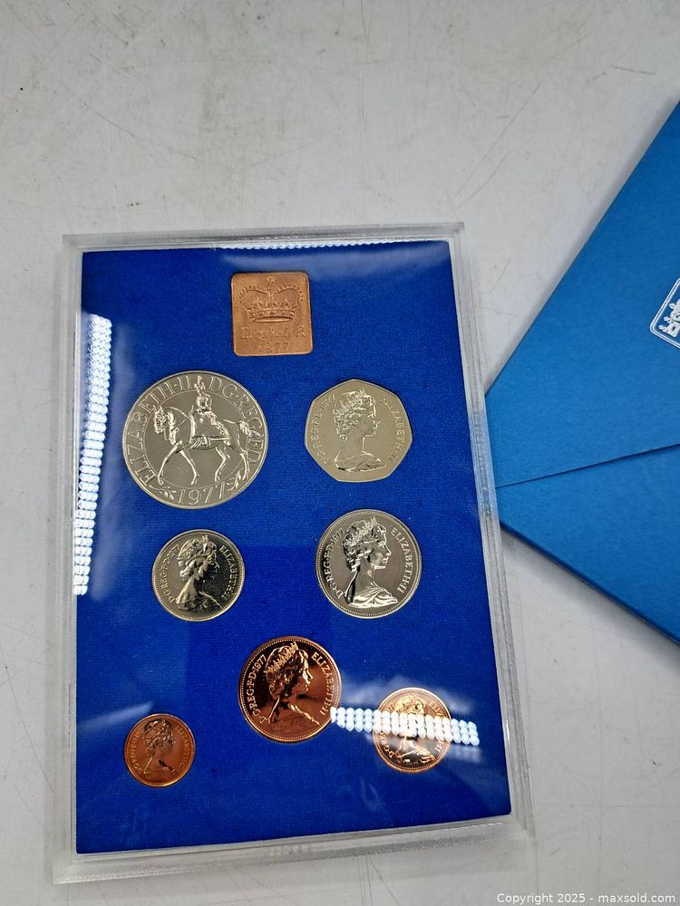Royal Mint 1977 UK coin proof set with case | Maxsold