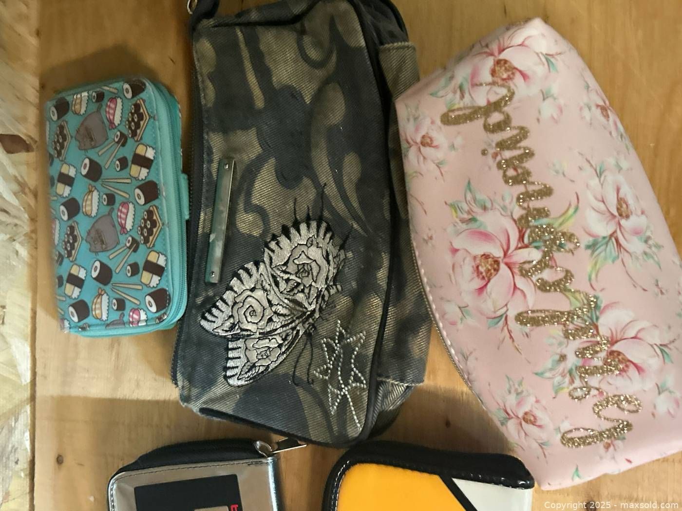 Assorted Medium Wallets, Pouches, Clutches & Bags - Lot of 5 ...