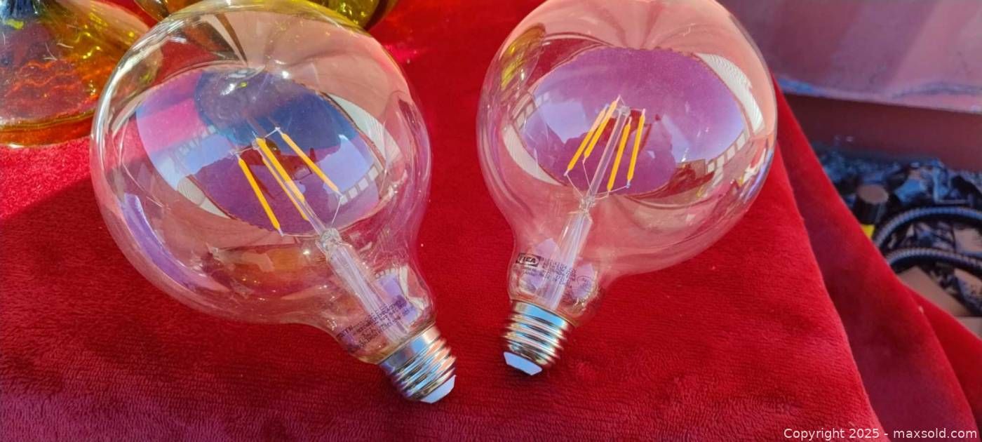 IKEA LED Filament Globe Light Bulbs E26/E27 - 2-Pack and green candy ...
