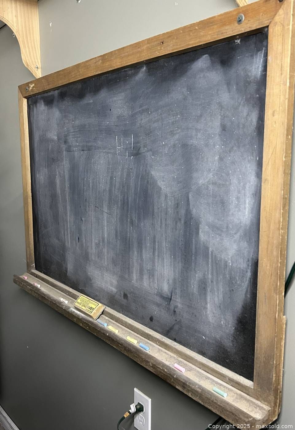 M-Ga-Vintage 2'x4' Wall-Mounted Wood Frame Chalkboard | Hamilton ...