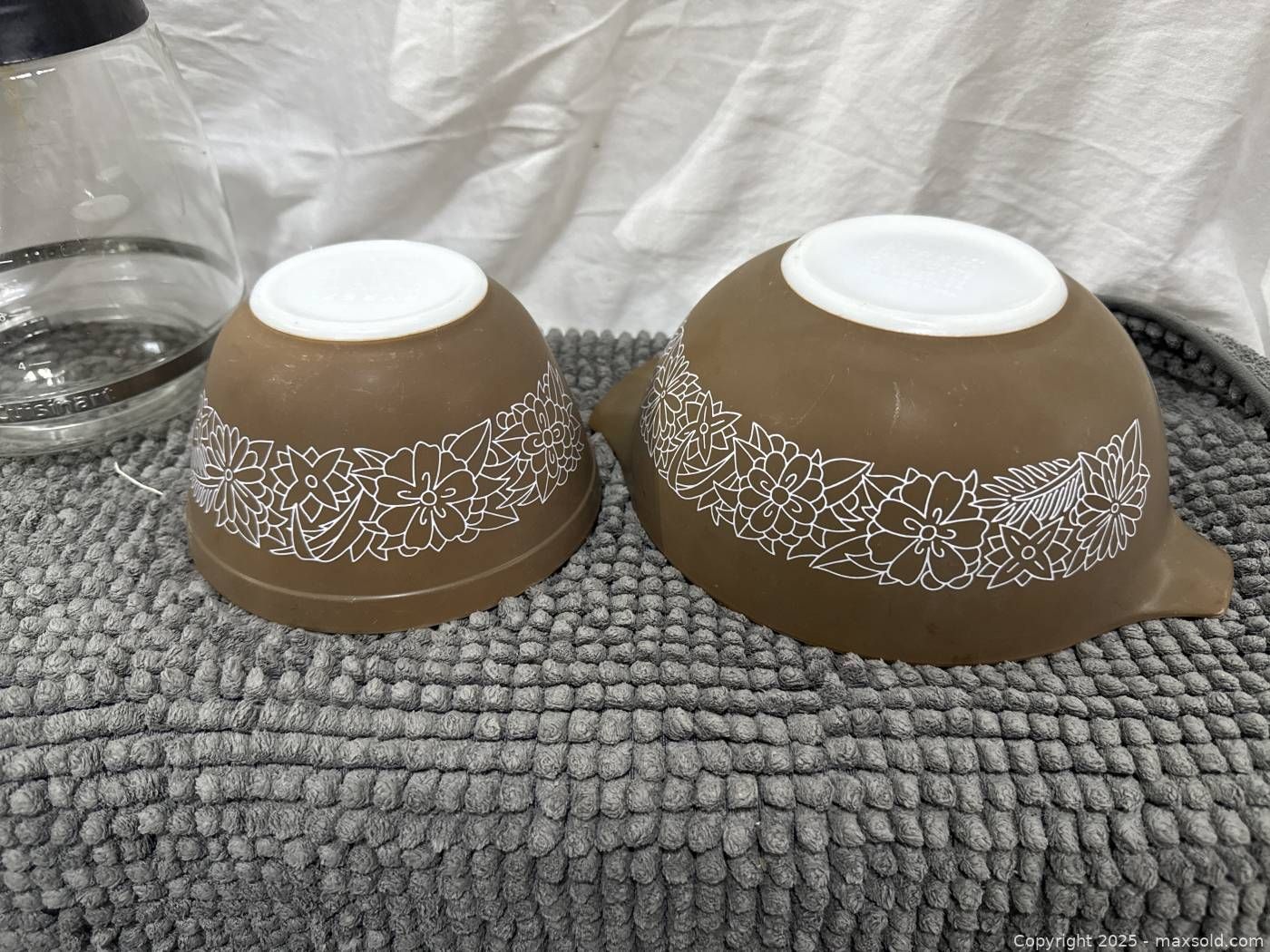 Pyrex Woodland Bowls And Cuisinart Carafe | Maxsold