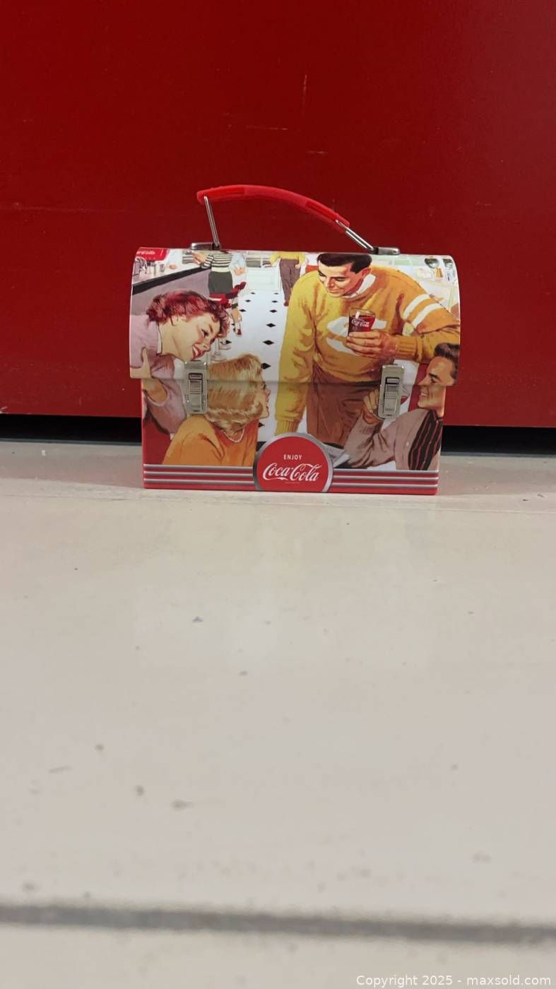 Vintage Coca-Cola metal lunch box | Maxsold