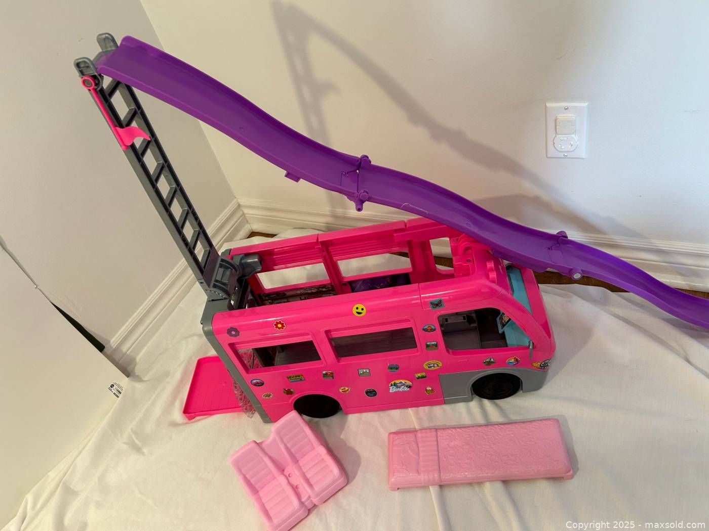 Barbie bus, helicopter, playhouse pieces & accessories | Maxsold