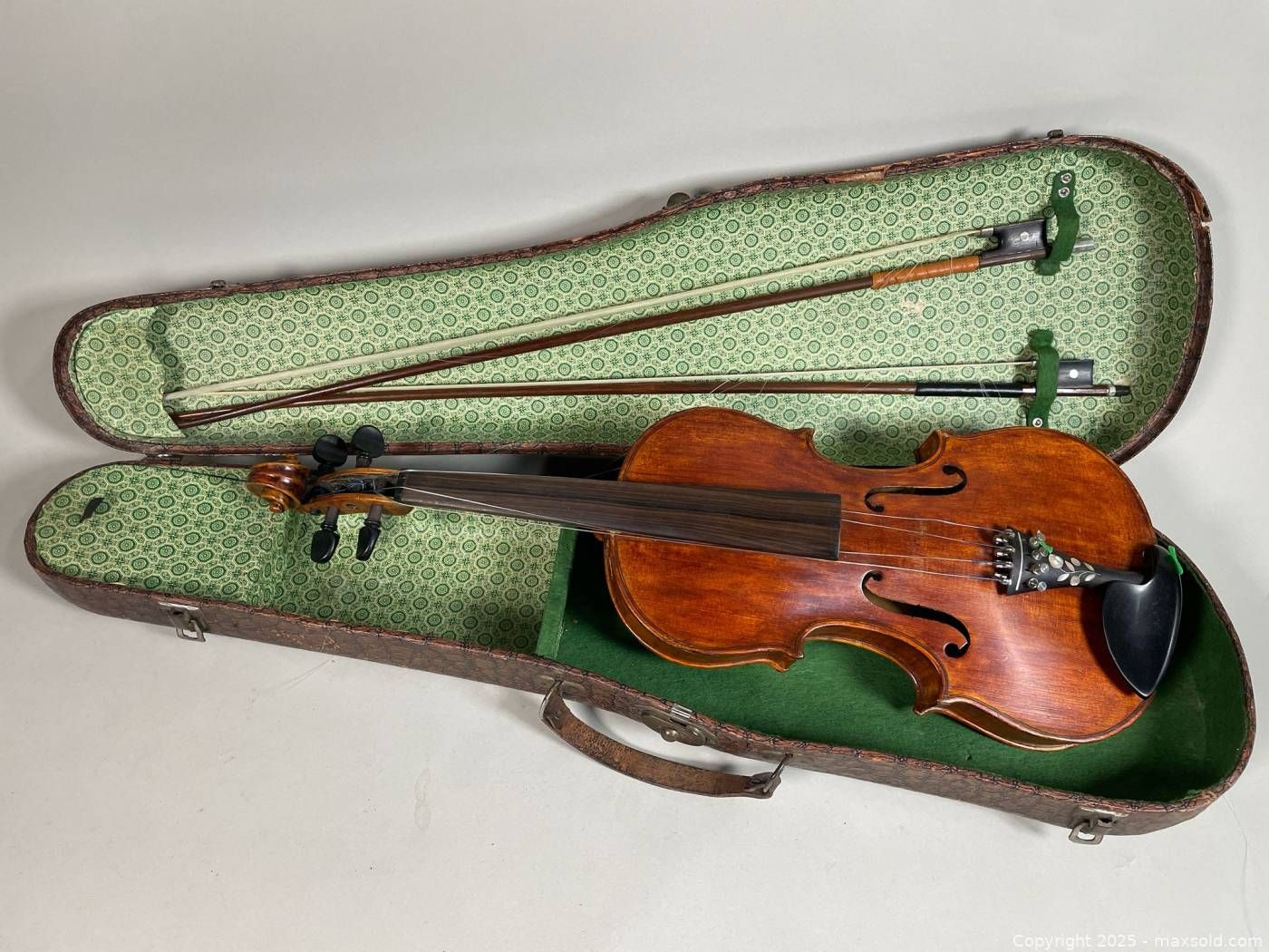 Old ANTONIUS STRADIVARIUS CREMONENSIS Violin with Bows and Original ...